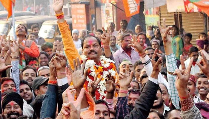 Raghuvar Das arrived Delhi With invitation | झारखंड सरकार गठन: शपथ ...