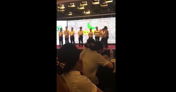 Chinese Manager Spanks Employees For Not Working Hard Enough Video
