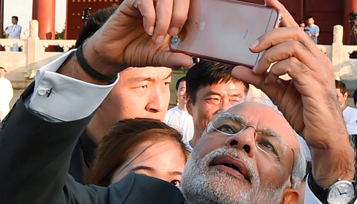 know, which smartphones are used by PM Modi with top world leaders ...
