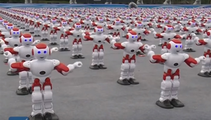 More than 1000 robots made record to dance in China | चीन में 1000 से ...