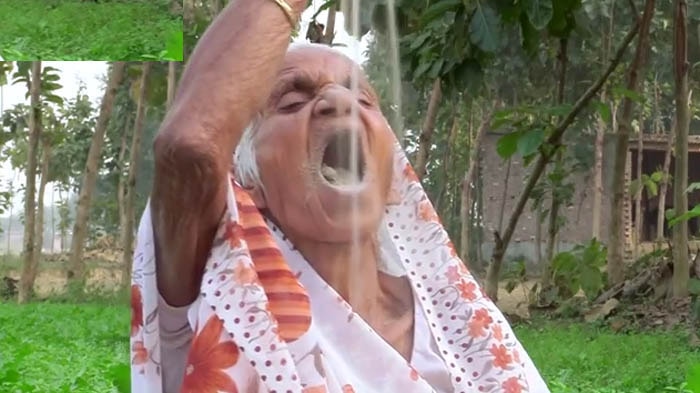 This 63 year old woman is eating sand regularly- Watch Video | 63 सालों ...