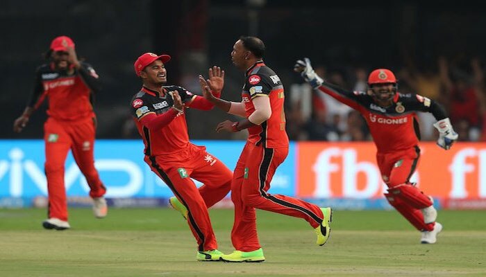 IPL 10 samuel Badree hat-trick in maiden over rocks Bengaluru watch ...