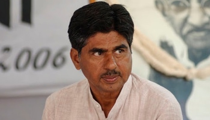 Government should decide for a permanent commission to resolve issues ...