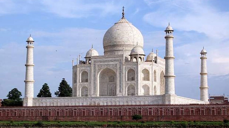 Supreme Court Stays it Order to Demolish Parking Lot Near Taj Mahal ...