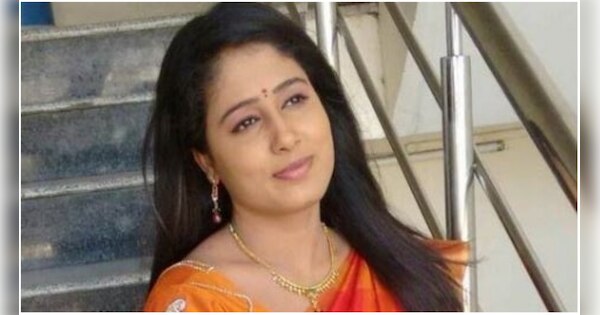 न्‍यूज एंकर ने की आत्‍महत्‍या, सुसाइड नोट में लिखा- 'मेरा दिमाग ही मेरा ...