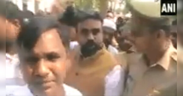 'ये BJP की सरकार है, एक सेकेंड में अधिकारियों की टोपी नीचे करवा दूंगा ...