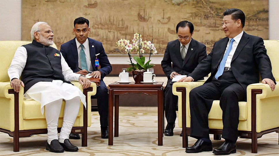Modi's offers XI Jinping to host the next summit in India in 2019 । PM ...