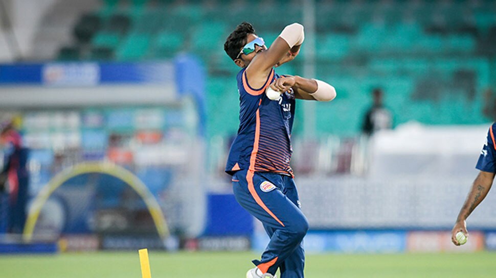 cricketer anukul rai share his experience with juniors | चाईबासा में ...