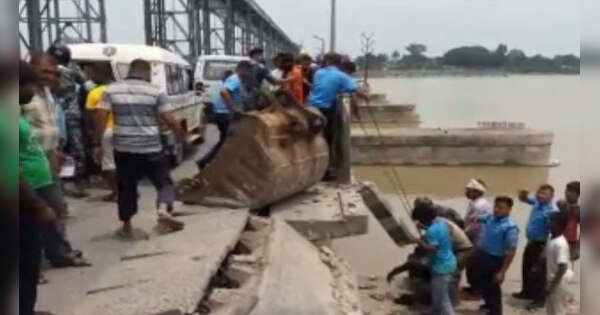 Supaul truck fall in river at Kosi baraj bridge in nepal | नेपाल स्थित ...