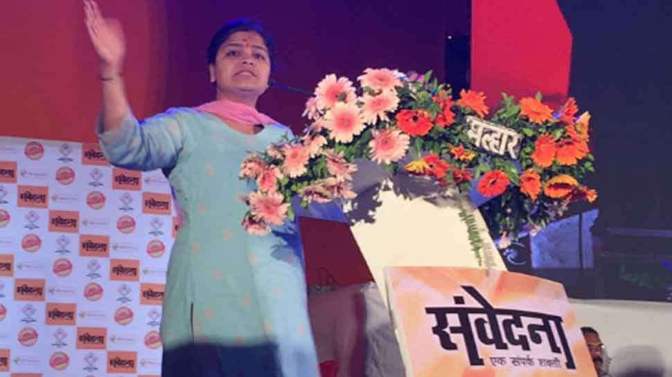 Poonam Mahajan Says Mamata banerjee is 'You-Turn Didi' and TMC is ...