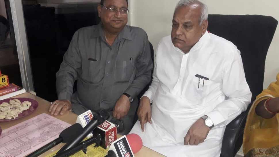 Satyadev Pachauri says Mahagathbandhan not possible | एक पेड़ पर चढ़ने ...