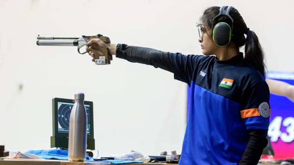 Youth Olympic: Manu Bhaker wins GOLD medal in 10m Air Pistol event ...