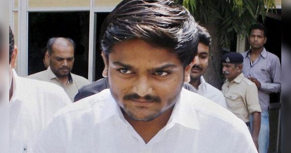 Hardik Patel released poster safety to Bihari people in Gujrat ...