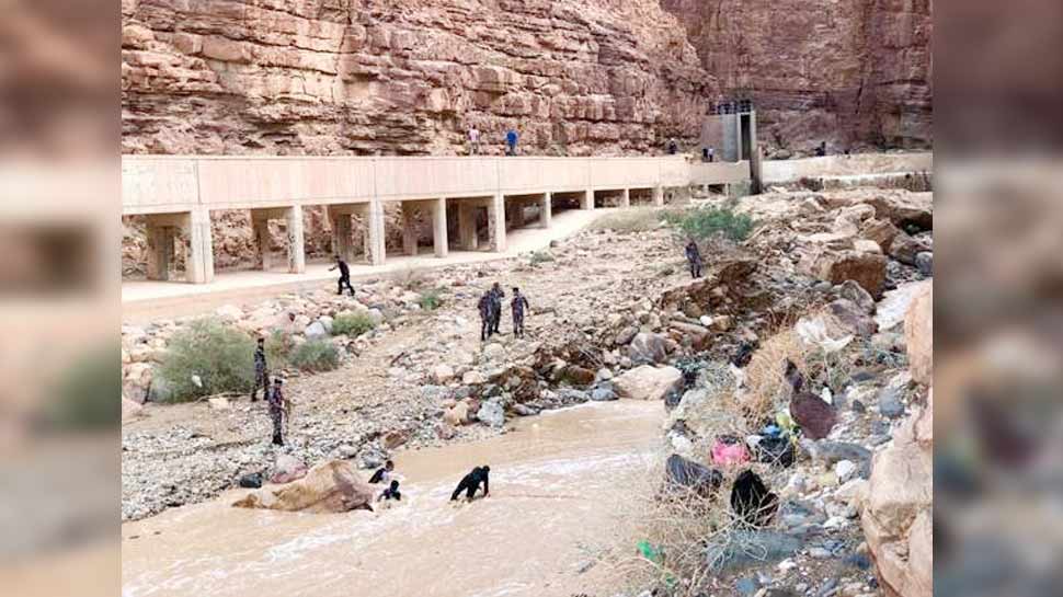 Number of dead in Jordan floods reached 21 | जॉर्डन में बाढ़ में मरने ...