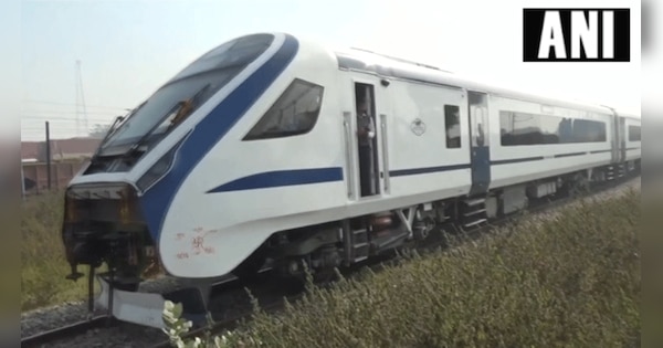 VIDEO: T-18 Train create history, clocked fastest at 180 kmph | VIDEO ...