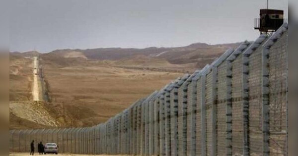 'Pak to complete fencing of 2,600-km-long Afghan border by next year ...