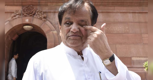 Ahmed Patel paid bribes to Cong MLAs during RS poll: Balvant sinh ...