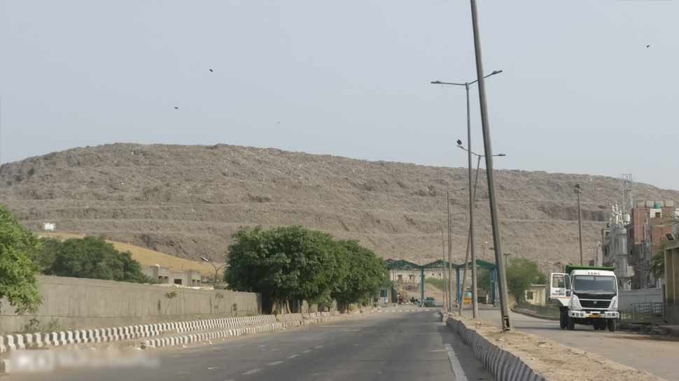 Garbage mountain of delhi's ghazipur landfill, till 2020 it will be ...