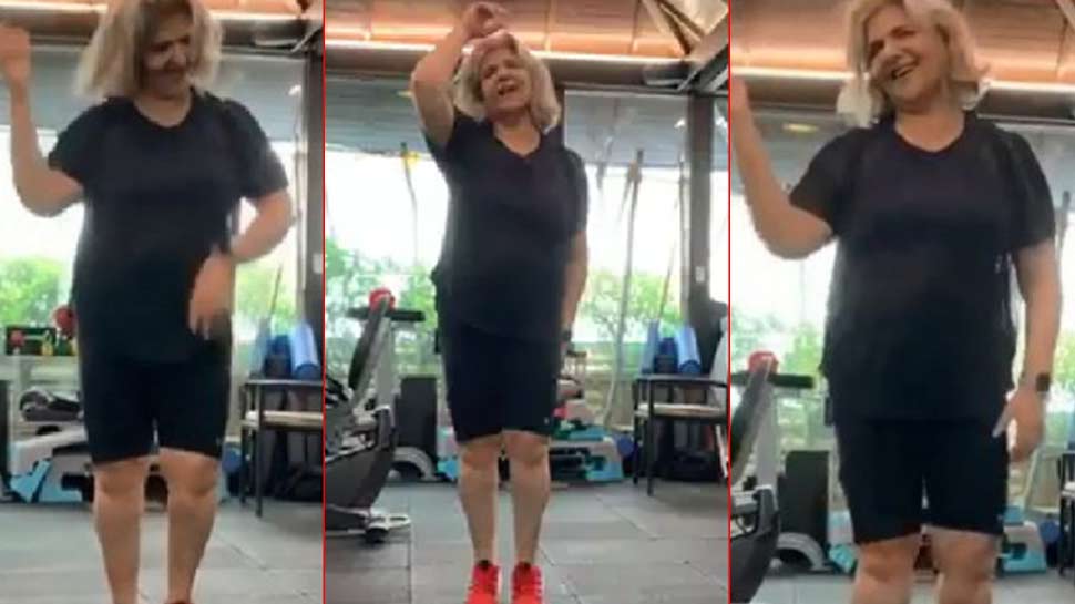 Hrithik Roshan share a video of his mother Pinky Roshan dancing on ...