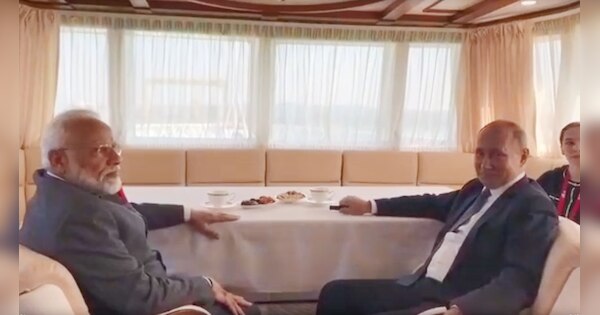 Vladivostok: Prime Minister Narendra Modi departs for Zvezda ship ...