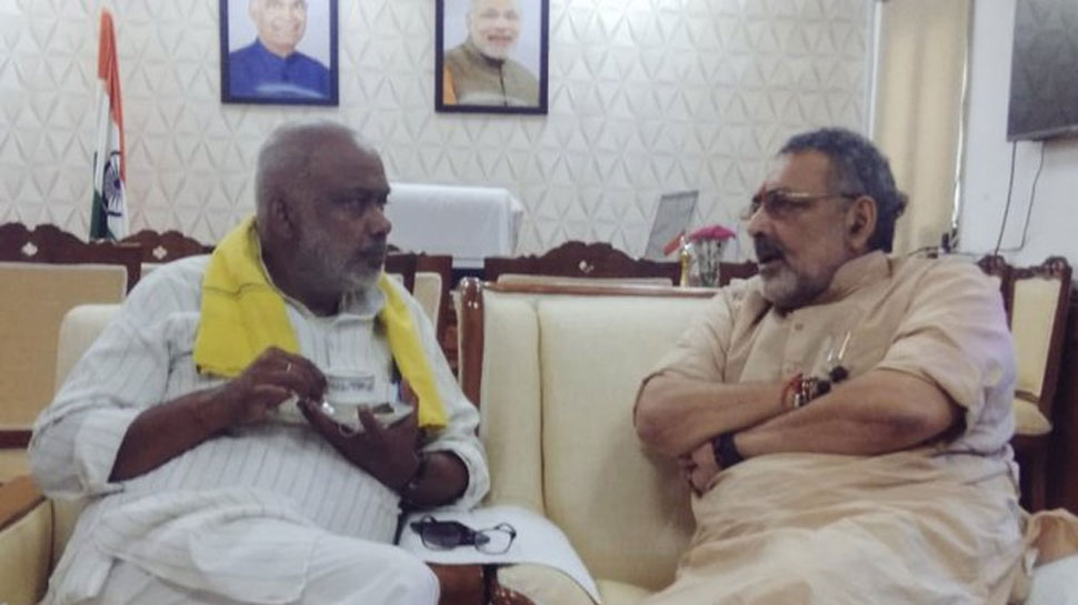 BJP MLC Sanjay Paswan meets with Giriraj singh in New Delhi | बिहार ...
