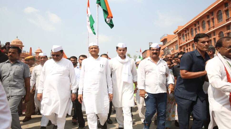 Congress launches Gandhi Sandesh Yatra on Gandhi Jayanti, gives message ...