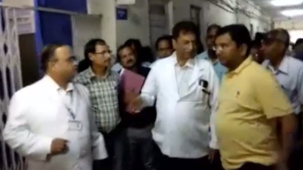 Kota District Collector visited Kota MBS Hospital | कोटा जिला कलेक्टर ने किया MBS हॉस्पिटल का ...