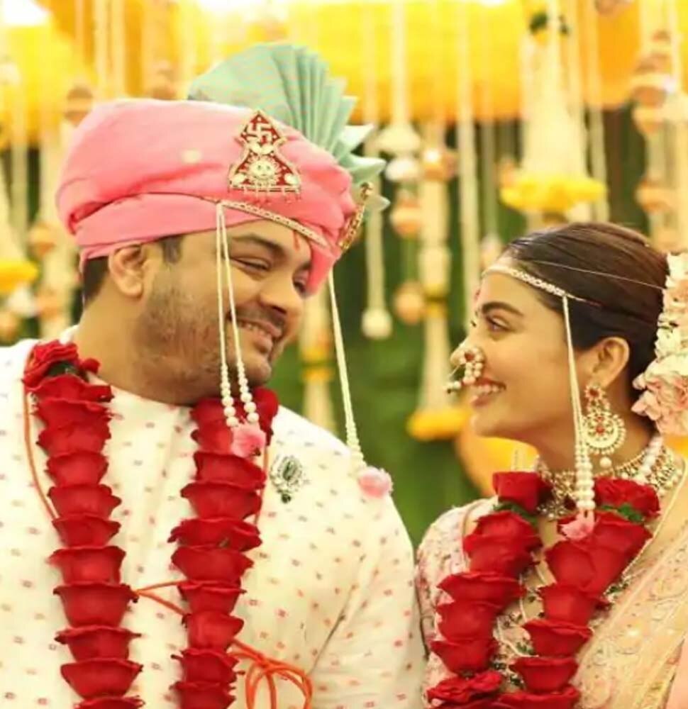 Neha Pendse wedding photos viral on Internet | नेहा पेंडसे से नहीं हट ...