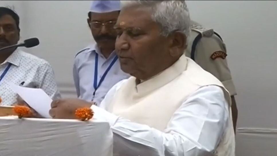 Opposition leader protest for caste census in Bihar | बिहार: विधानपरिषद ...