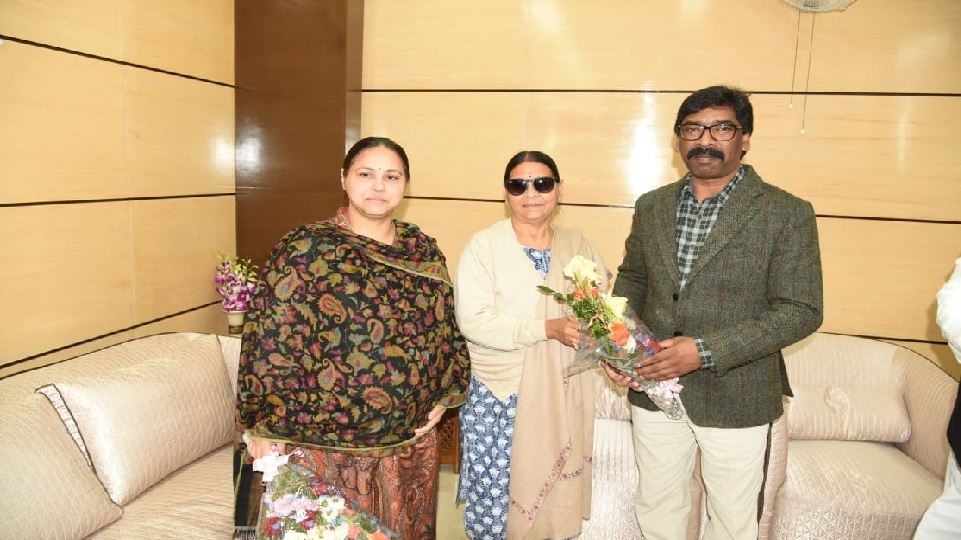 Rabadi devi met CM Hemant soren and wishes him best wishes | सीएम सोरेन ...