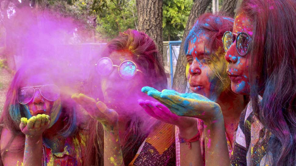 Holi 2020: Holi Celebration in India, See colorful Pictures | Happy ...
