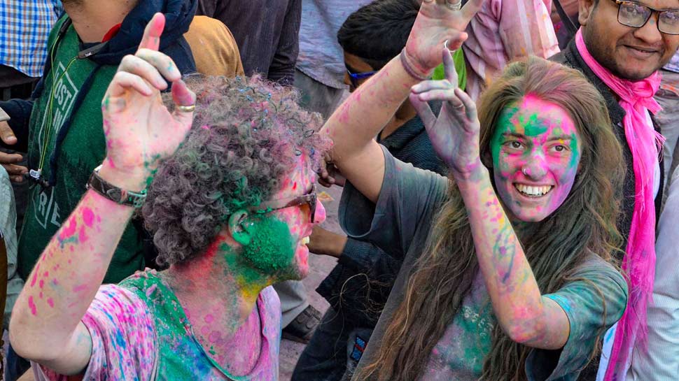 Holi 2020: Holi Celebration in India, See colorful Pictures | Happy ...