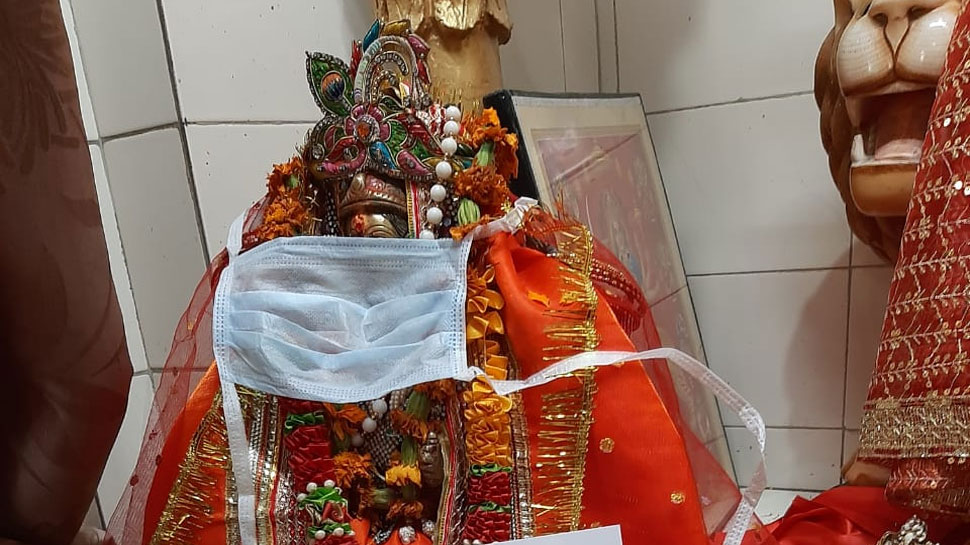 Corona Virus: God and goddess idol wearing mask | भगवान भी दे रहे ...