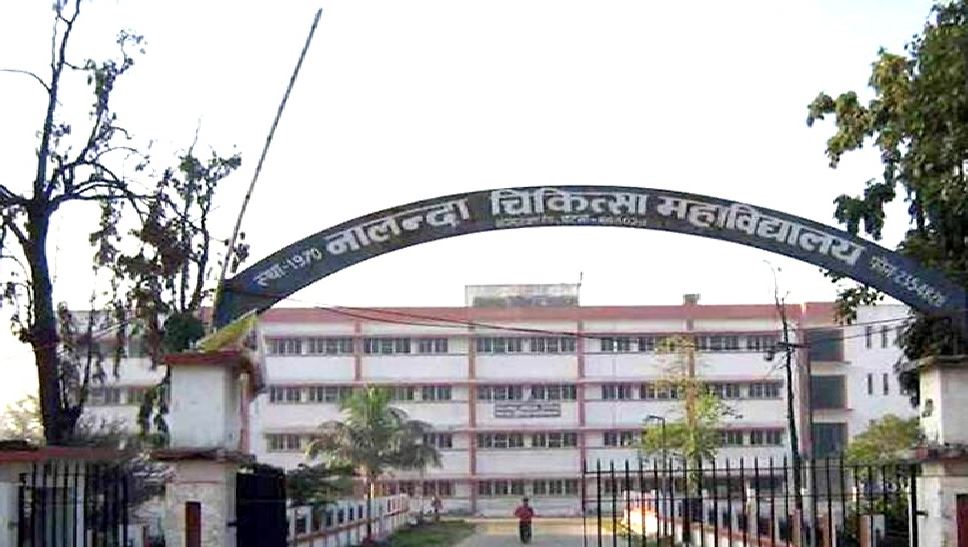 Doctors and Nurse at strike for mask and sanitiser during lockdown in ...