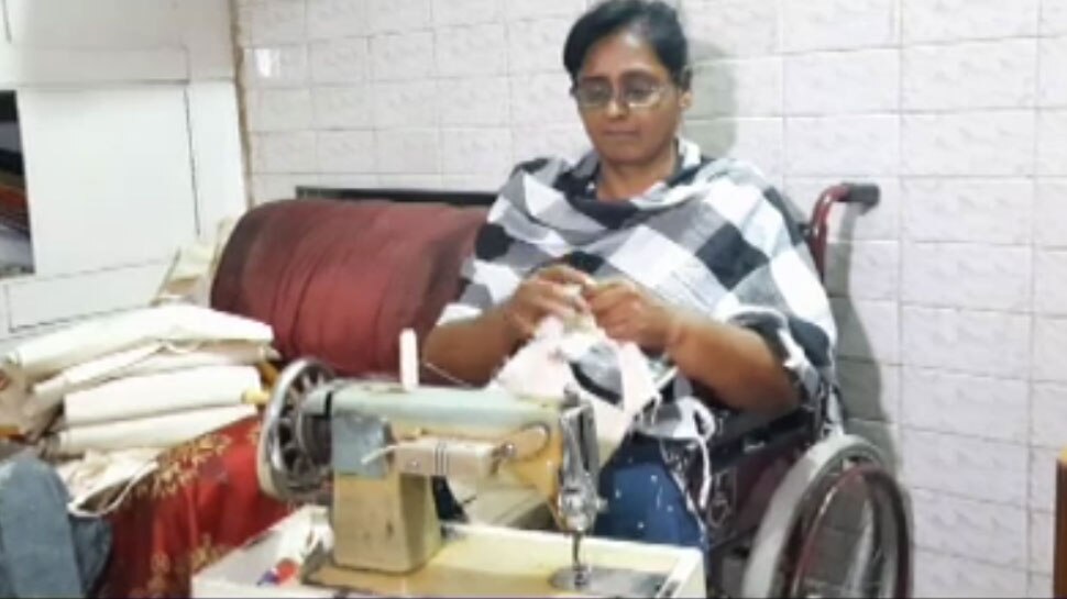 CG Raigarh District Jessy Philip Making masks for needy people | Jessy ...