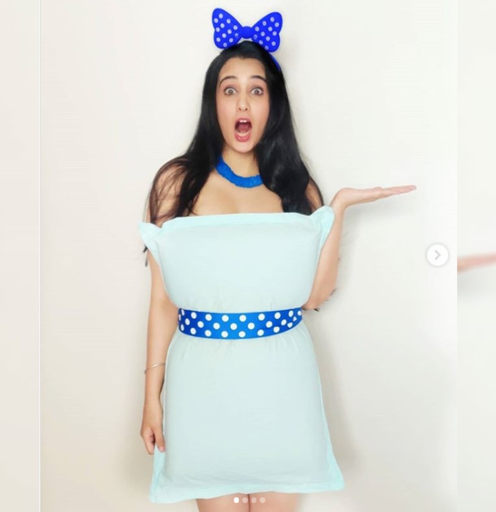 Viral Pillow Challenge continues to explode internet | आखिर क्यों ड्रेस ...