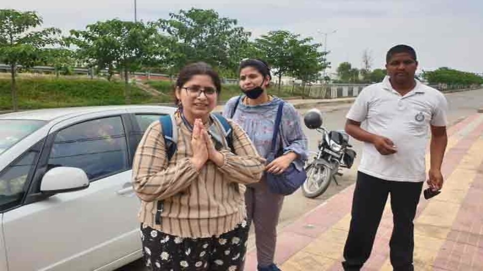 Haryana CM Manohar Lal Khattar Rejects IAS Rani Nagar Resignation | IAS ...