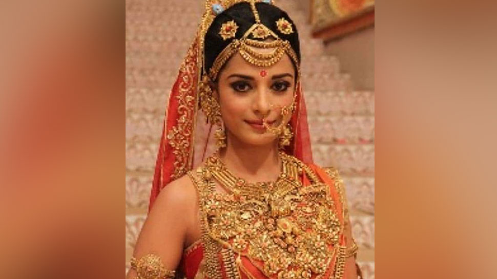 When Draupadi beat up Dushasan in the mahabharat Cheerharan scene, what ...