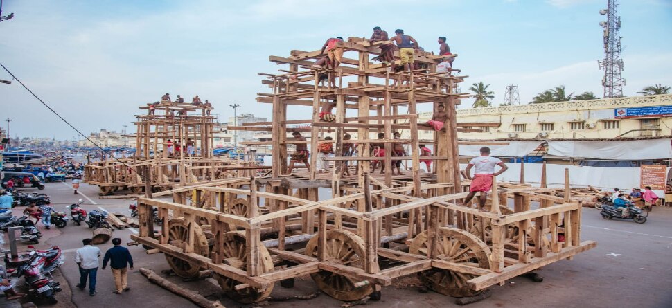 Ratha construction is in full swing in Puri | ପାଖେଇ ଆସୁଛି ରଥଯାତ୍ରା ...