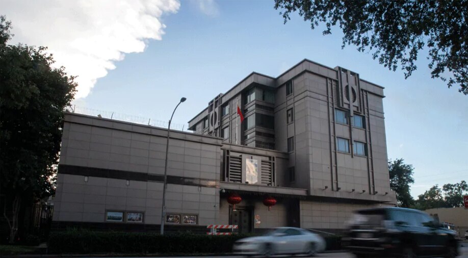 US shuts down Chinese consulate in Houston after four decades | आखिरकार ...