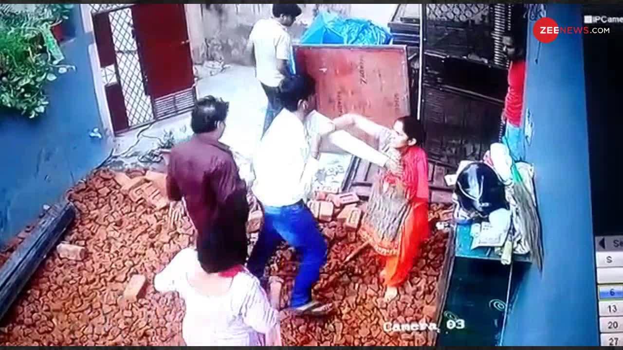 Neighbors fiercely fight over the floor dispute, video went viral ...