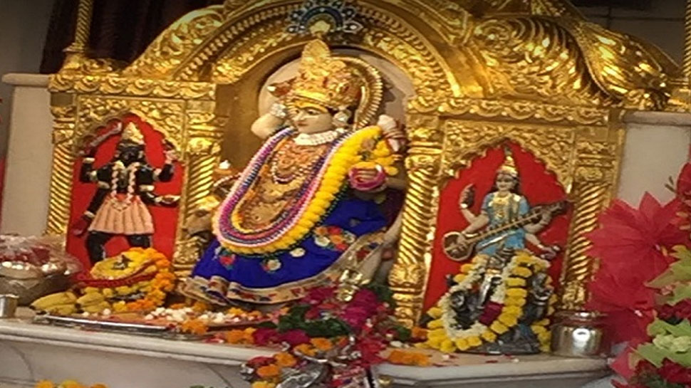 know the history of Delhi Jhandewala Devi Mandir, Pooja, Arti time ...