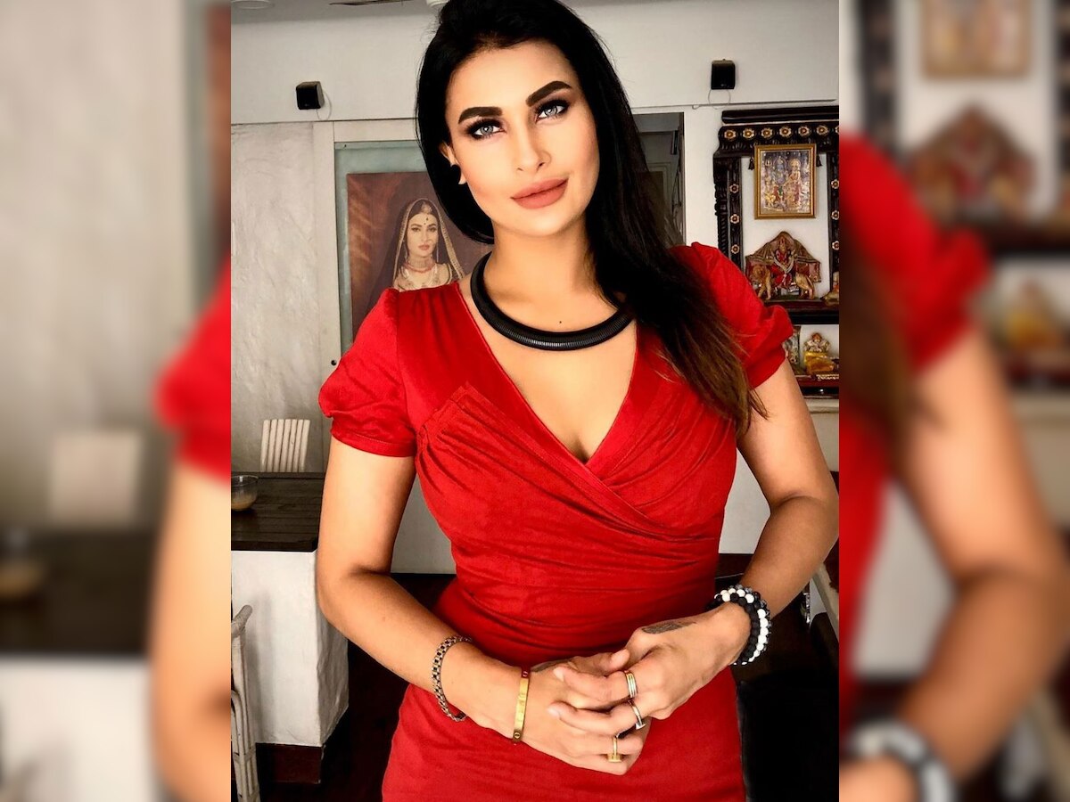 Bigg Boss 14: Why Pavitra Punia Convinced Seniors at the Premiere ...