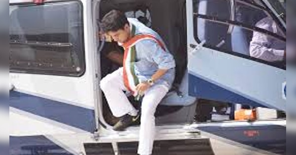 jyotiraditya scindia helicopter wandered twice to landing in murena mp ...