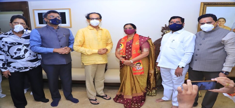 Another Jolt to BJP, independent mla geeta jain joins shiv sena