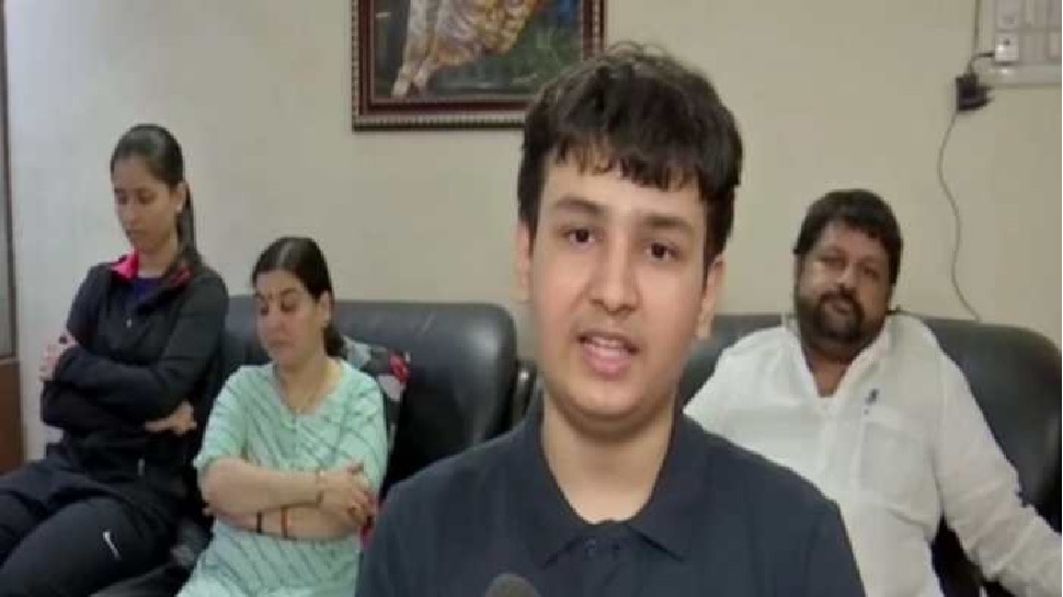 Agastya Jaiswal Who complete graduation degree age of 14 Osmania ...