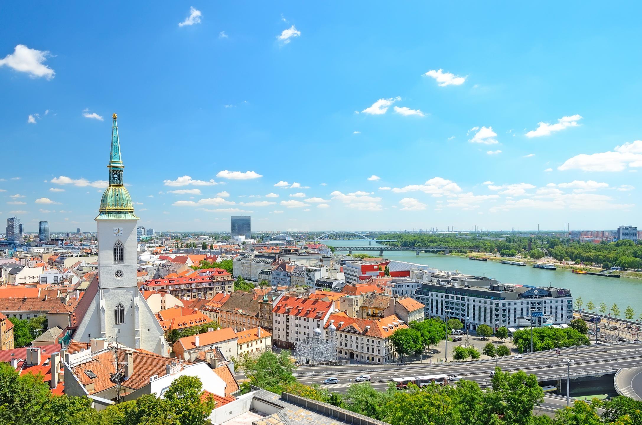 No Mosque in Slovakia | ଏହି ଦେଶରେ ମୁସଲମାନ ଅଛନ୍ତି ହେଲେ ମସଜିଦ୍ ନାହିଁ ...