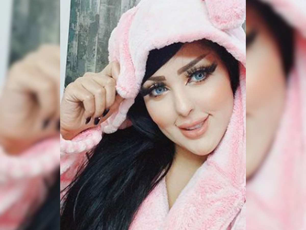 Fashion model Salma Al-Shami photoshoots in antique dress at Saqqara Necropolis Egypt | फैशन ...