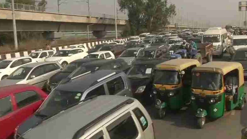 NH-24 highway open after barath band traffic run delhi to up dvup ...