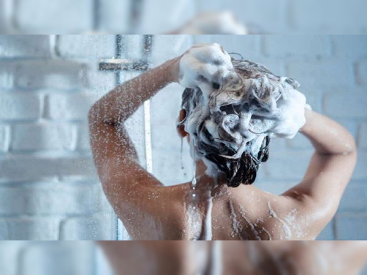 everyone must avoid these bathing mistakes | Bathing Mistakes: नहाते ...